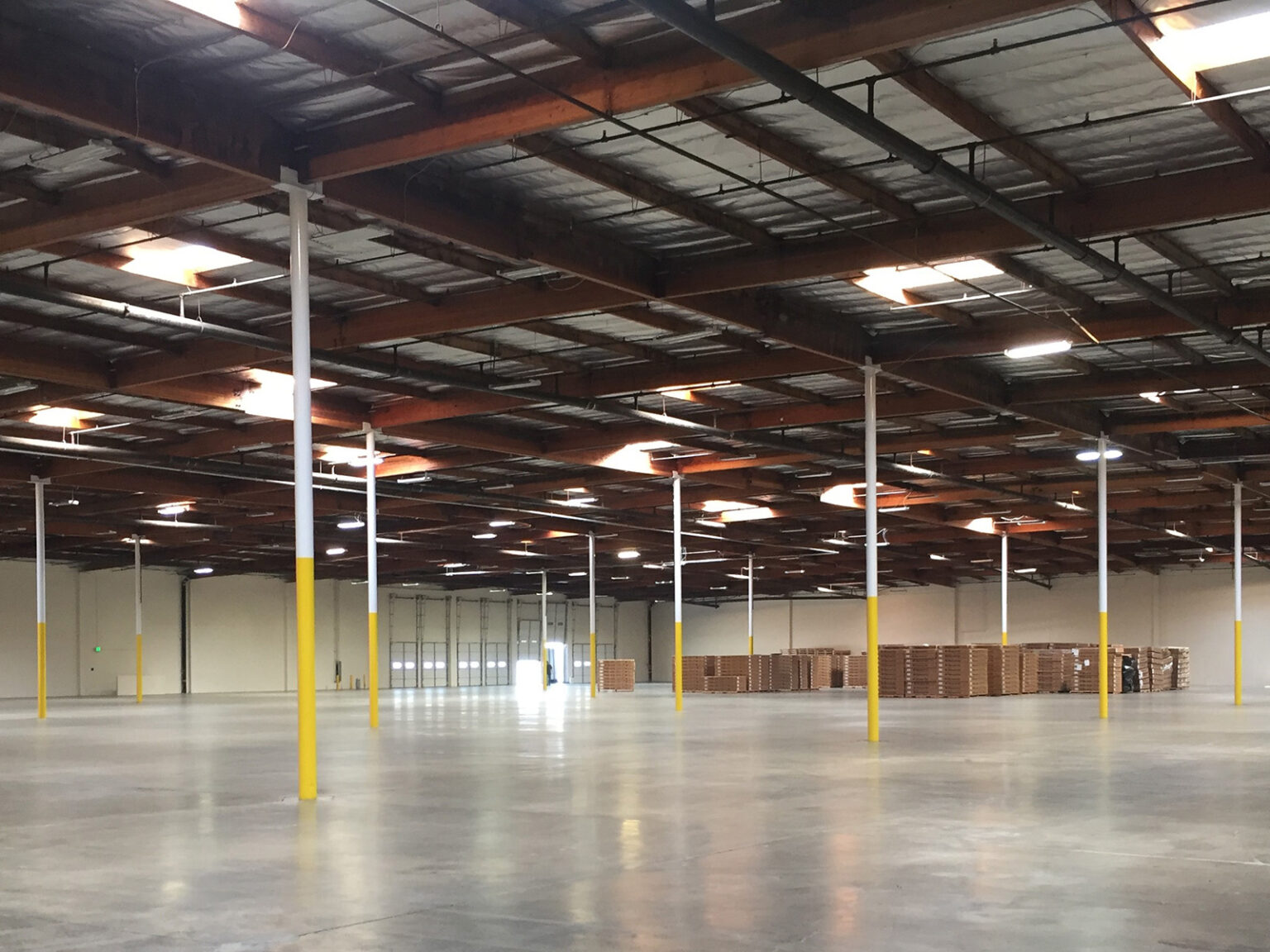 empty-warehouse-background - Aeronet Worldwide